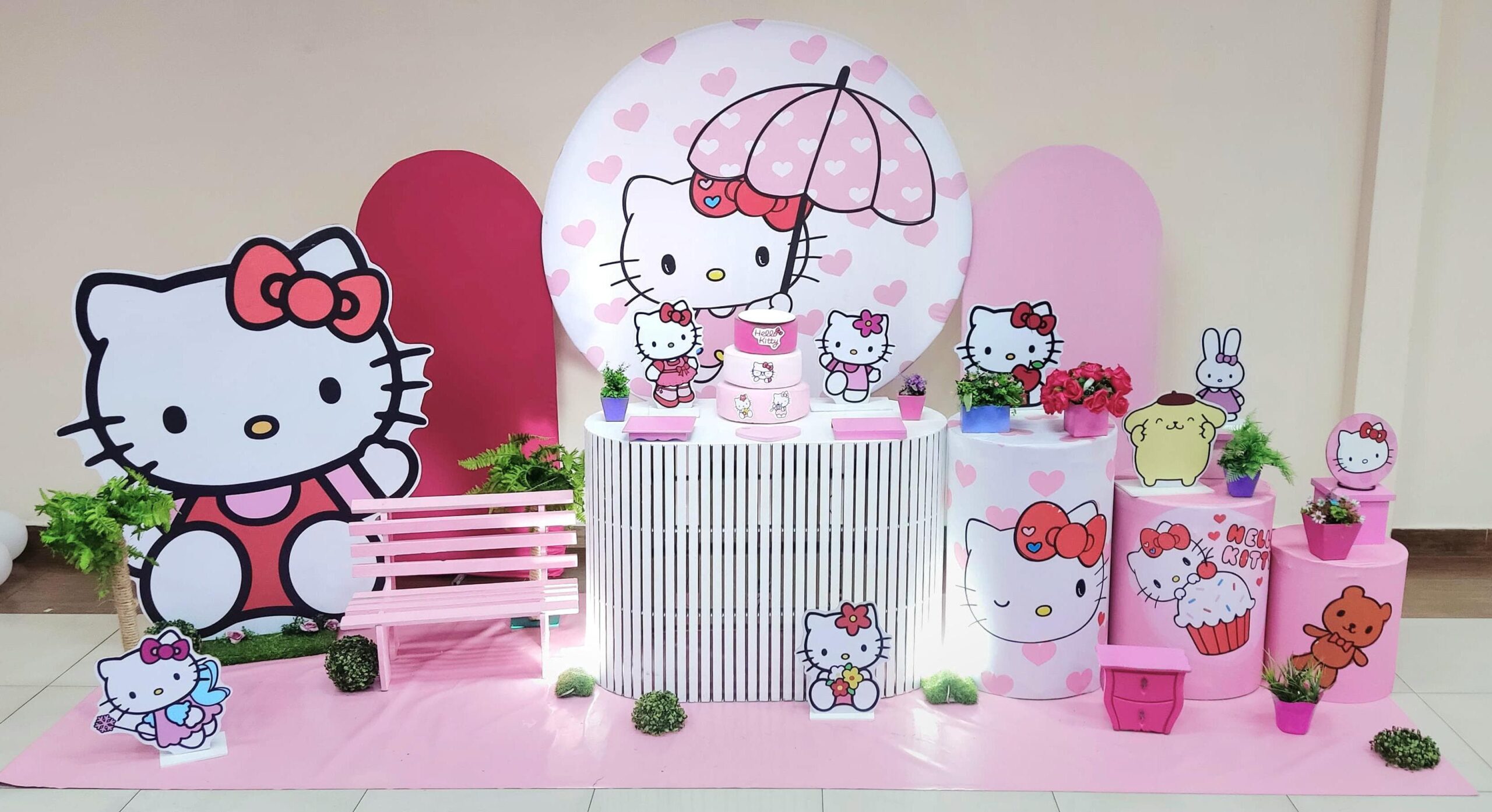 HELLO KITTY 2 MINI TABLE – Família Klasse A